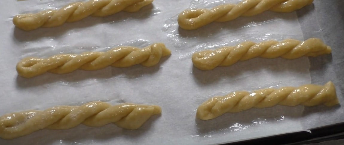 Le treccine siciliane: ricetta antica dei biscotti gustosi - Vieni in ...